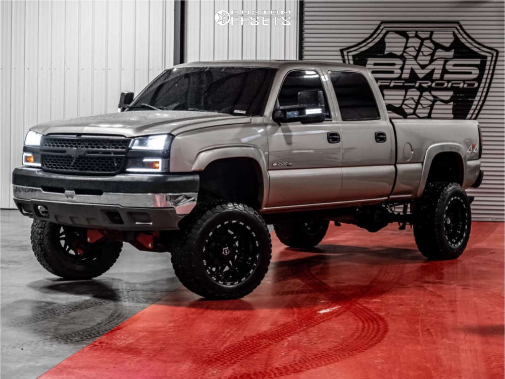 2003 Chevrolet Silverado 2500 HD with 20x12 -44 TIS 552B and 35/12.5R20 ...