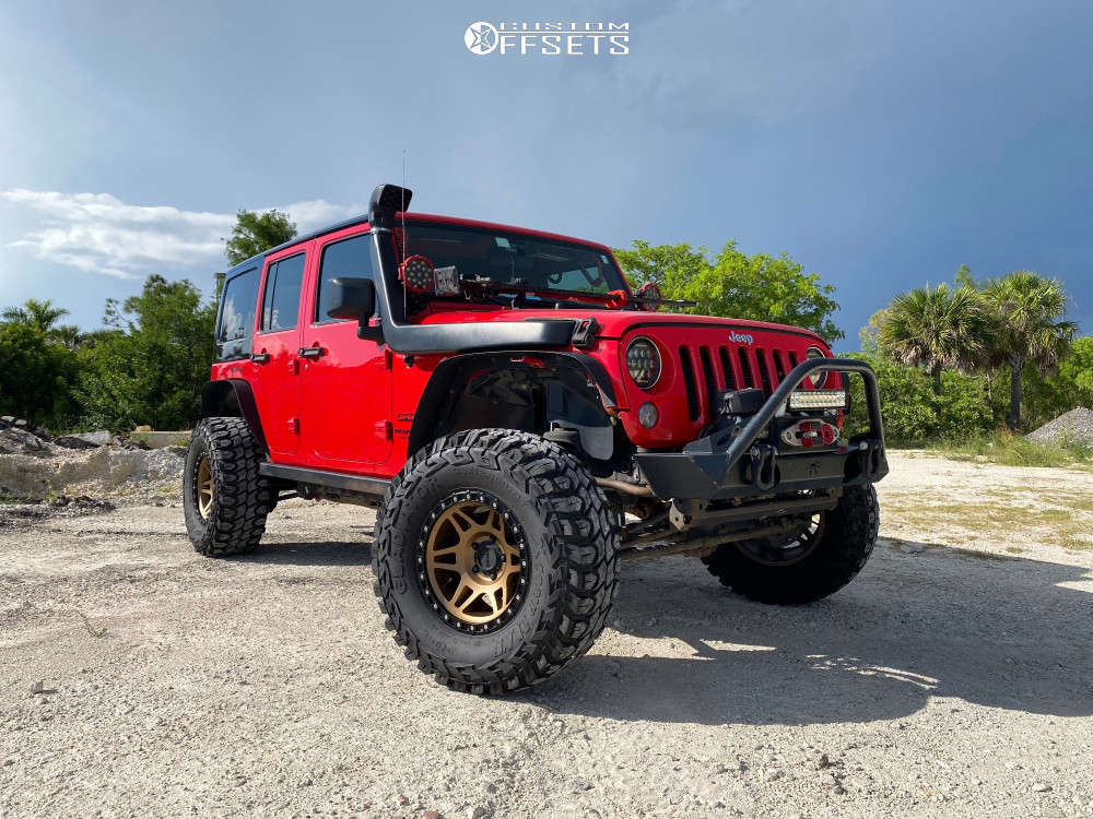 2017 Jeep Wrangler with 17x9.5 12 Method Mr312 and 35/12.5R17 Gladiator ...
