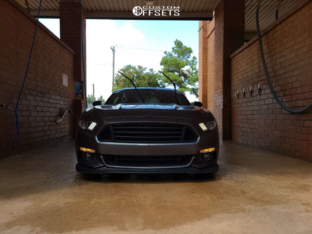 2017 Ford Mustang with 19x8.5 30 ESR Cs5 and 225/45R19 General G-max As ...