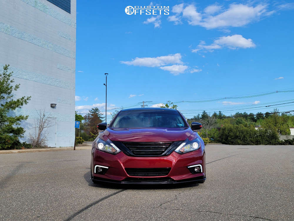 2017 Nissan Altima with 20x8.5 35 Rohana Rfx5 and 245/45R20 Falken ...