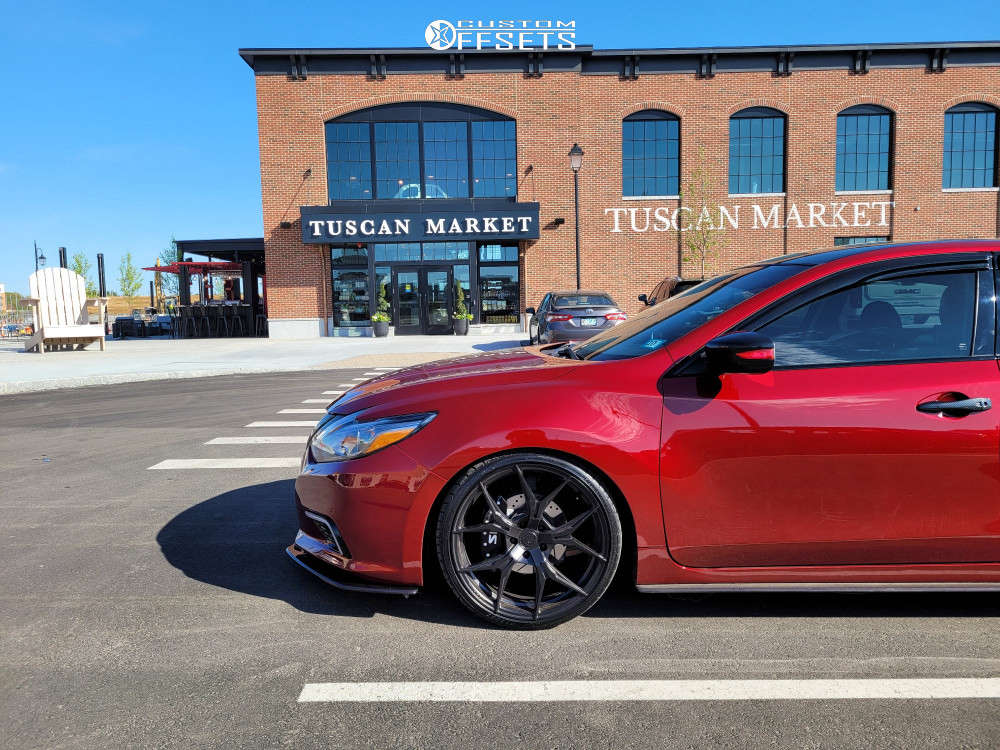 2017 Nissan Altima with 20x8.5 35 Rohana Rfx5 and 245/45R20 Falken ...