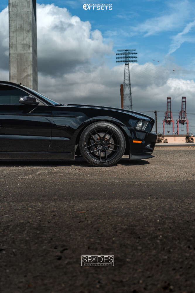 2014 Ford Mustang with 19x9.5 22 Stance Sf-03 and 275/30R19 Federal 595 ...