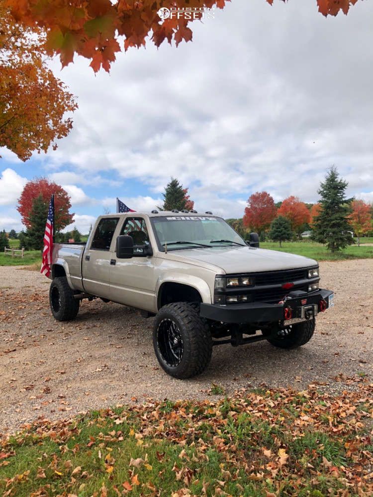 1999 Chevrolet K2500 with 20x12 -44 TIS 544BM and 35/12.5R20 Red Dirt ...