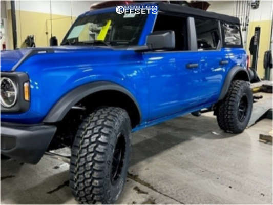 2021 Ford Bronco with 17x9 -12 Vision Nemesis and 35/12.5R17 Americus ...