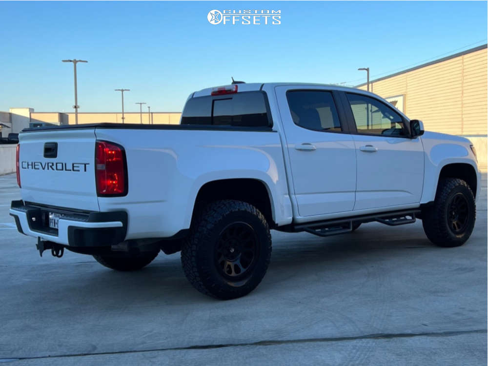 2021 Chevrolet Colorado with 17x8.5 7 Fuel Vector and 265/70R17 Nitto ...