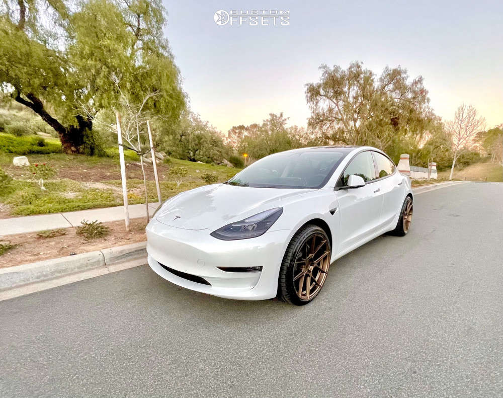 2021 Tesla 3 with 20x10 25 Ferrada F8-fr8 and 255/35R20 Falken Azenis ...