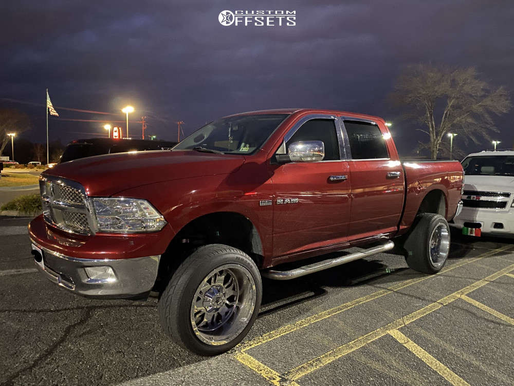 2009 Dodge Ram 1500 with 22x12 -44 RBP 87r and 33/12.5R22 Fullway and ...