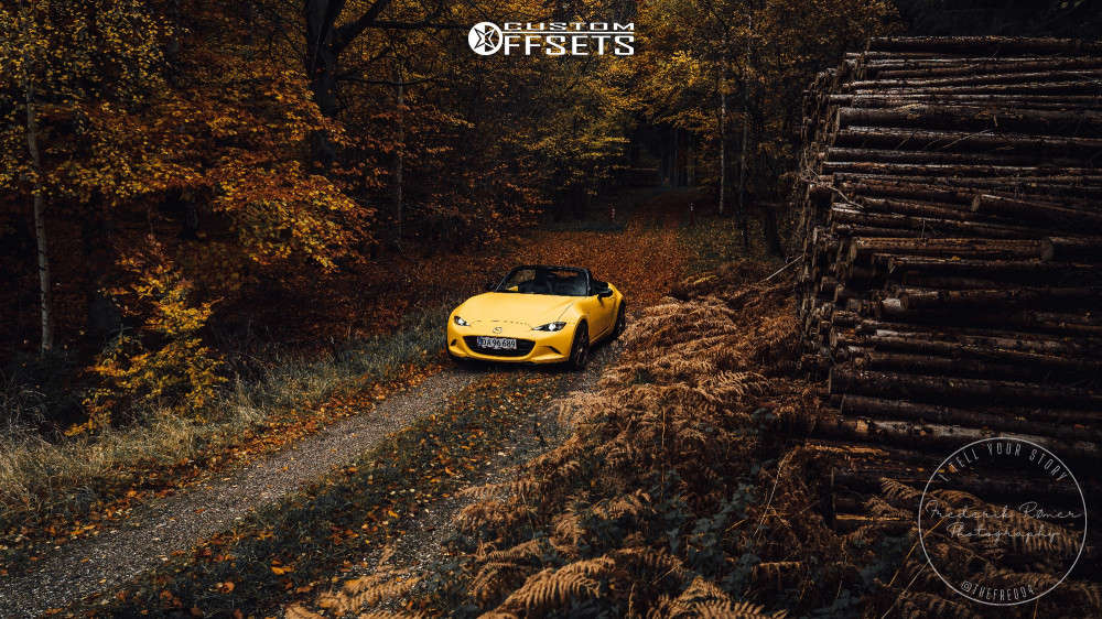 2021 Mazda MX-5 Miata with 17x7 37 OZ Racing Ultraleggera and 215/45R17 ...