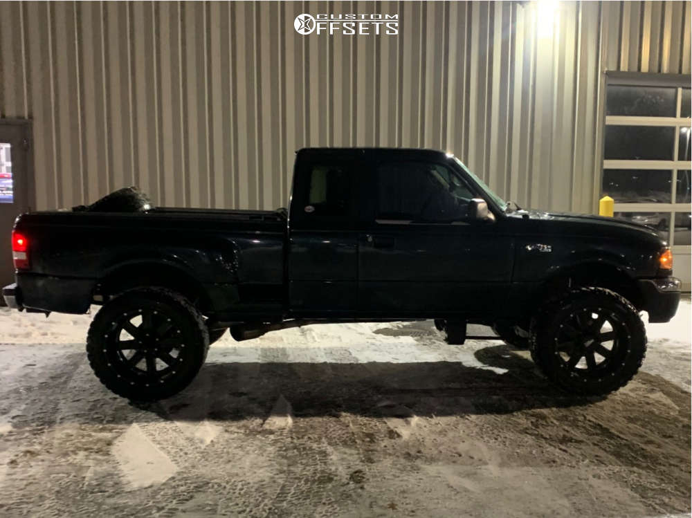 2004 Ford Ranger with 20x12 -44 Moto Metal Mo962 and 33/12.5R20 Federal ...