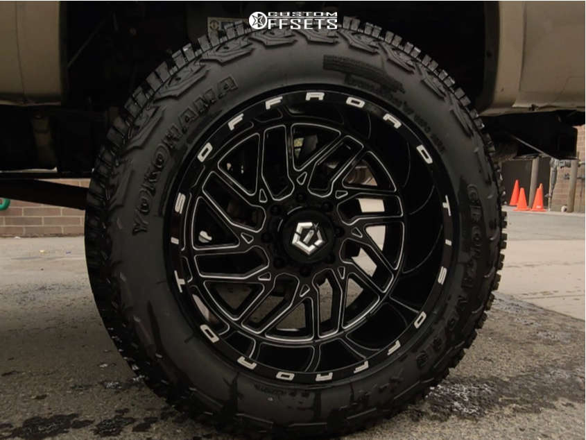 2005 Ford F-350 Super Duty with 22x12 -44 TIS 544B and 37/12.5R22 ...