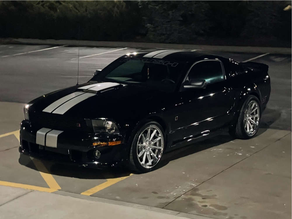 2005 Ford Mustang with 20x9 35 Ferrada CM2 and 245/35R20 Versatyre ...