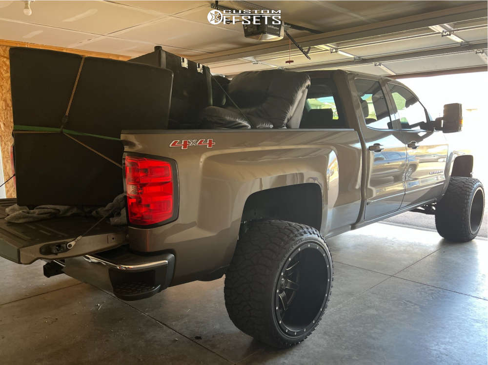 2015 Chevrolet Silverado 1500 with 22x14 -76 Fuel Maverick and 33/12 ...