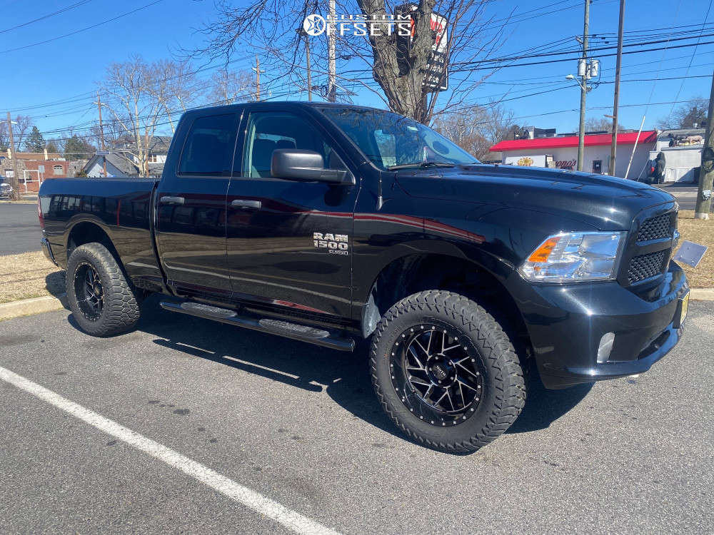 2019 Ram 1500 Classic with 20x10 -18 Moto Metal Mo985 and 35/12.5R20 ...