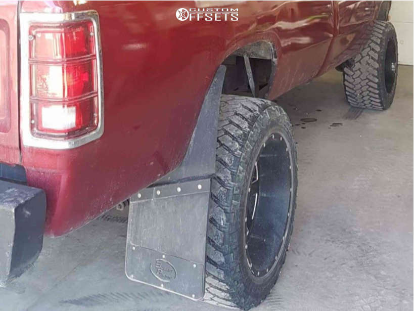 1992 Dodge W250 with 20x12 -44 Moto Metal Mo962 and 33/12.5R20 Nitto ...