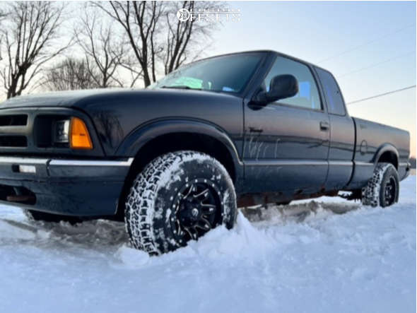 1997 Chevrolet S10 with 15x8 -18 Fuel Lethal and 255/75R15 Mickey ...