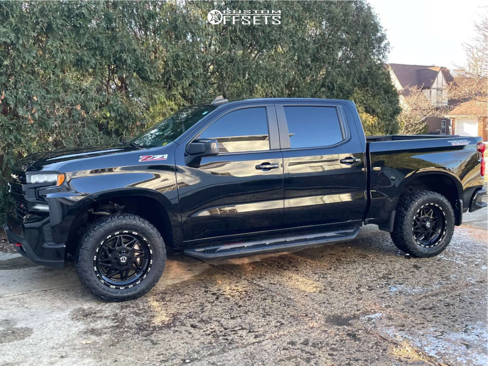 2019 Chevrolet Silverado 1500 with 20x9 TIS 552B and 295/55R20 Toyo ...