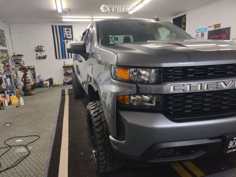 2021 Chevrolet Silverado 1500 with 22x10 -19 Scorpion Saw and 33/12 ...