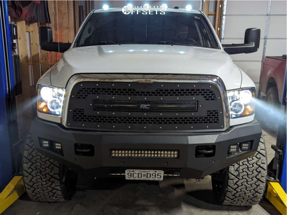 2015 Ram 2500 with 24x14 -75 Fuel Runner and 35/15.5R24 Venom Power ...