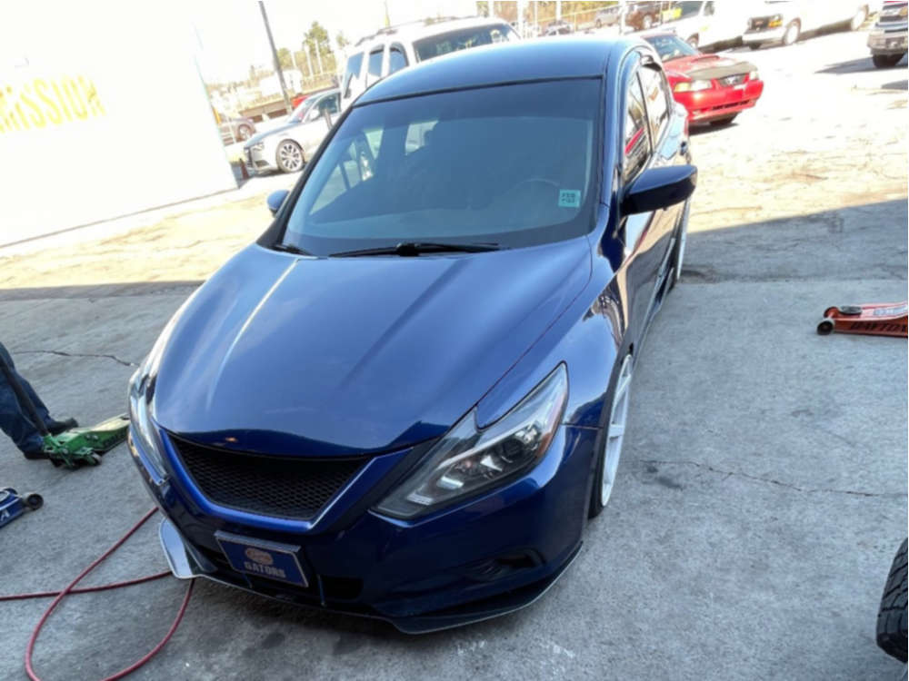 2016 Nissan Altima with 20x10.5 30 Niche Verona and 245/35R20 Yokohama ...
