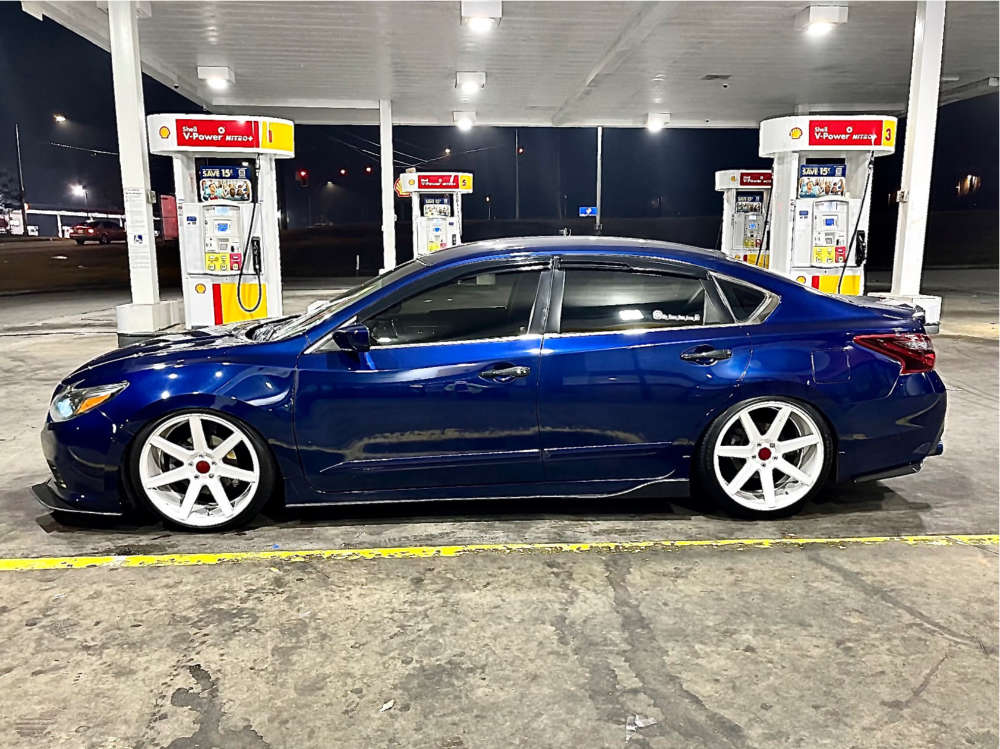 2016 Nissan Altima with 20x10.5 30 Niche Verona and 245/35R20 Yokohama ...