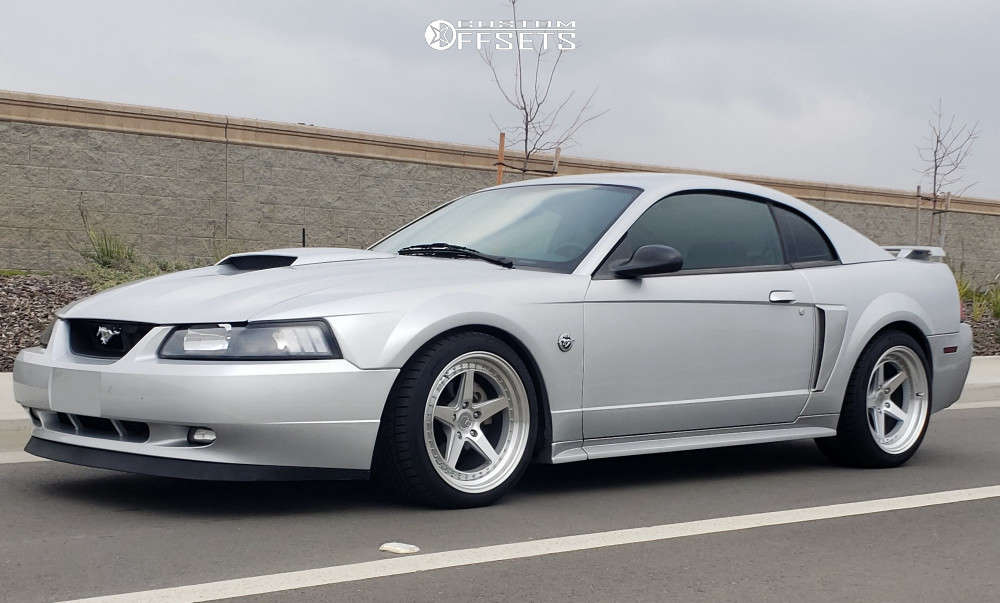 2004 Ford Mustang with 18x9.5 22 Aodhan Ds05 and 265/35R18 Continental ...