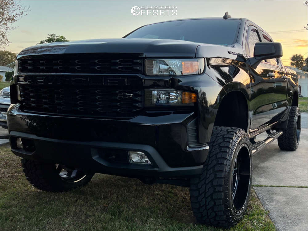 2019 Chevrolet Silverado 1500 with 22x12 -44 TIS 551BM and 35/12.5R22 ...