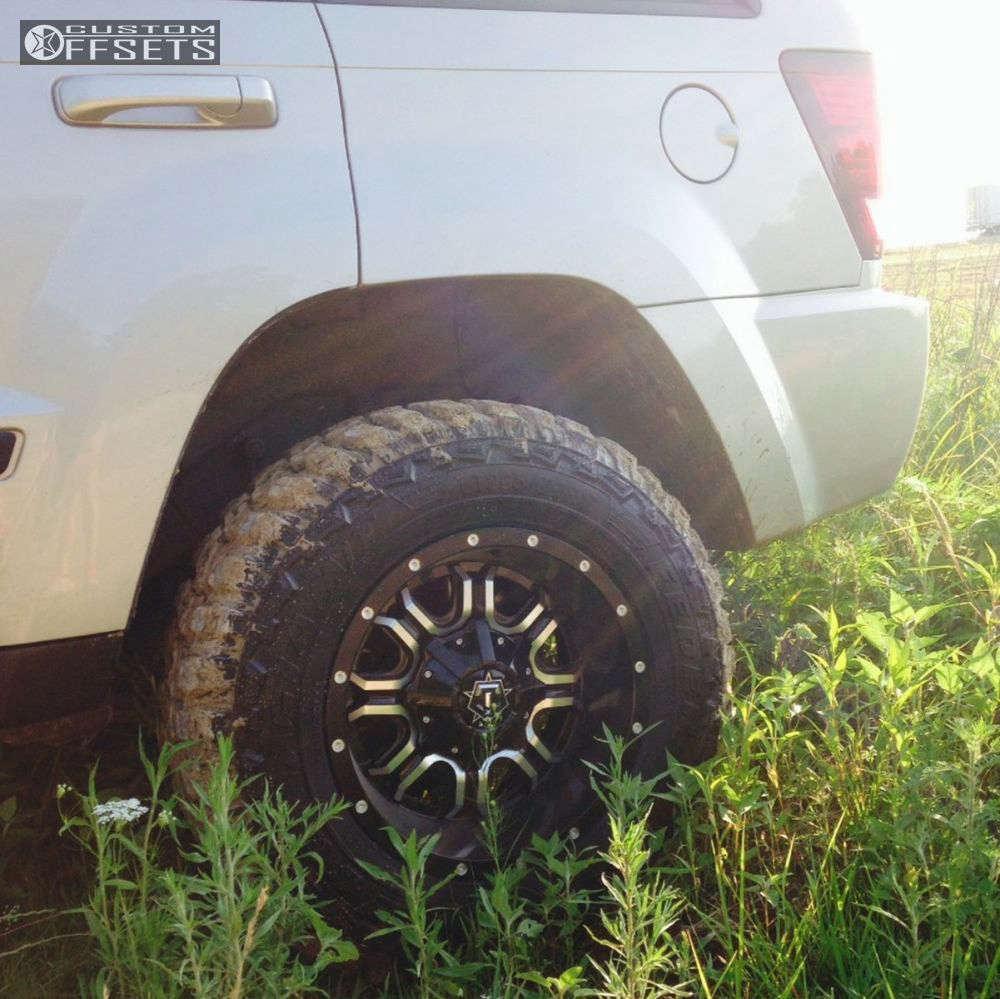 2008 Jeep Grand Cherokee with 17x9 -12 TIS 535 and 265/70R17 Federal ...