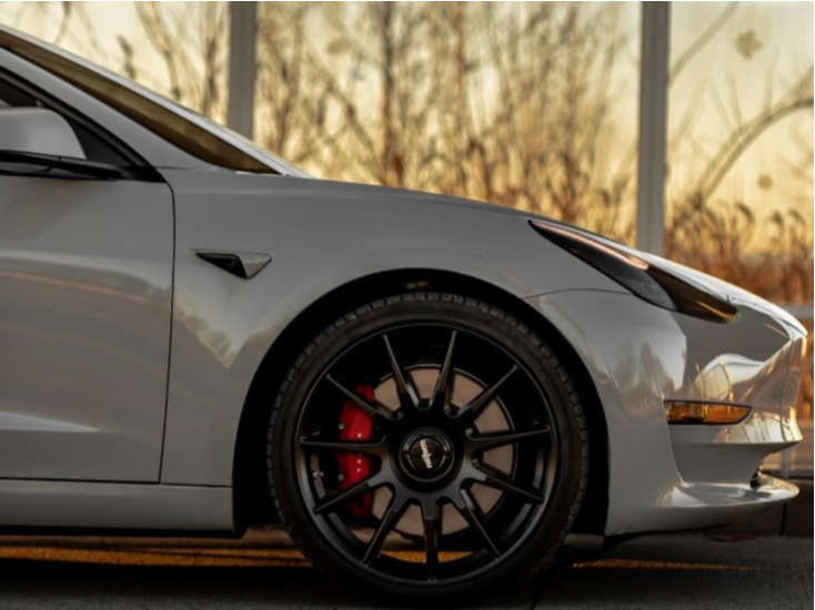 2018 Tesla 3 with 20x8.5 35 Rotiform Dtm and 235/35R20 Michelin Pilot ...