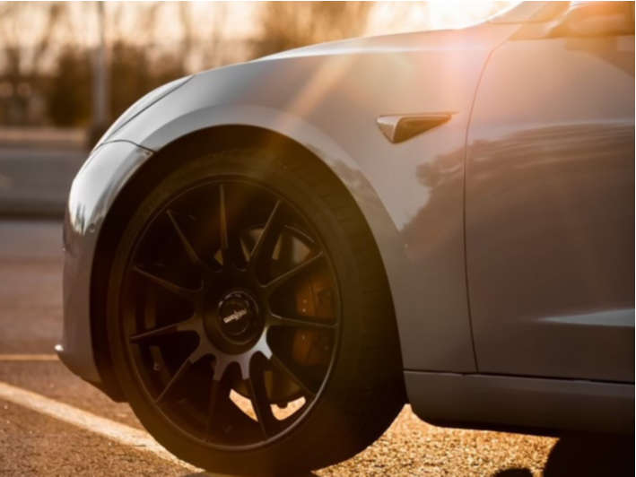 2018 Tesla 3 with 20x8.5 35 Rotiform Dtm and 235/35R20 Michelin Pilot ...