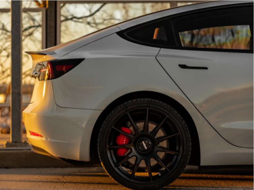 2018 Tesla 3 with 20x8.5 35 Rotiform Dtm and 235/35R20 Michelin Pilot ...