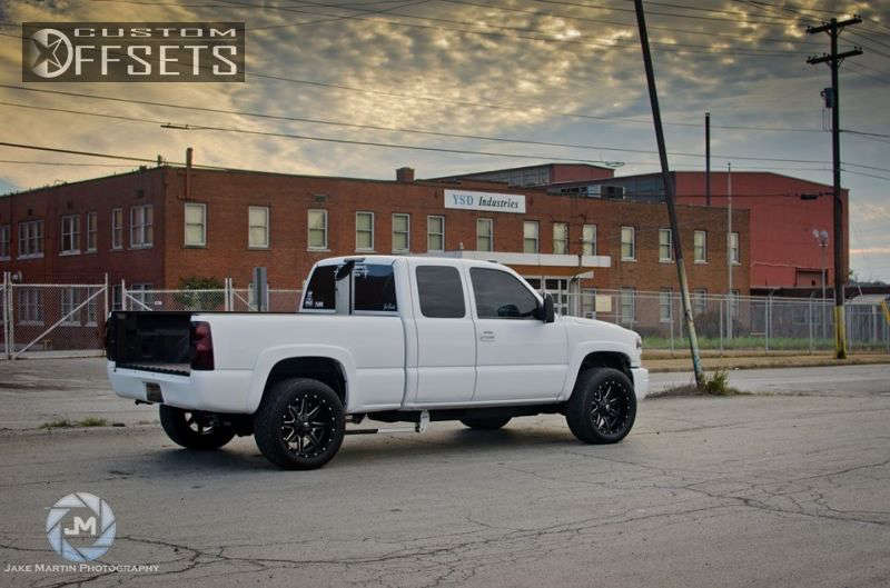 2003 GMC Sierra 2500 HD with 20x10 -24 Fuel Maverick and 305/50R20 ...