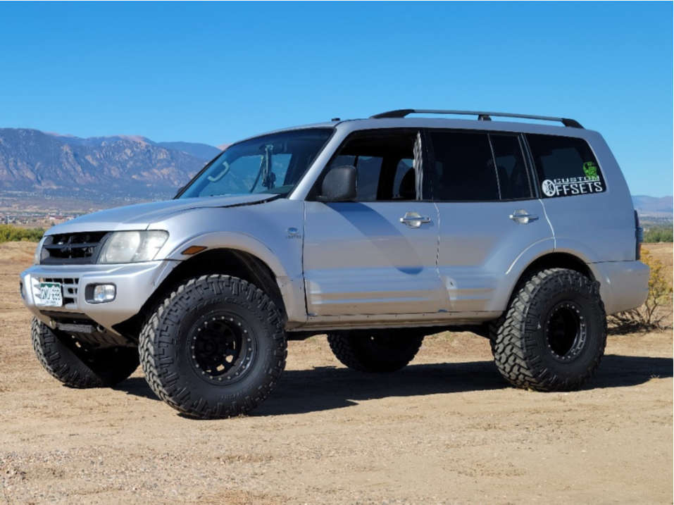 2001 Mitsubishi Montero with 16x10 -38 Pro Comp Series 252 and 315 ...