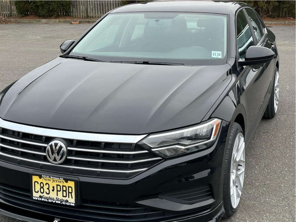 2019 Volkswagen Jetta with 19x8.5 35 Aodhan Aff2 and 225/40R19 Vercelli ...
