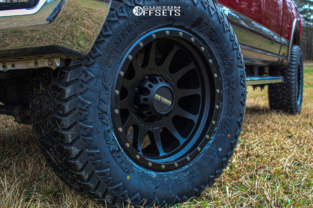 2017 Ford F-350 Super Duty with 20x10 -24 Method Mr605 and 37/12.5R20 ...