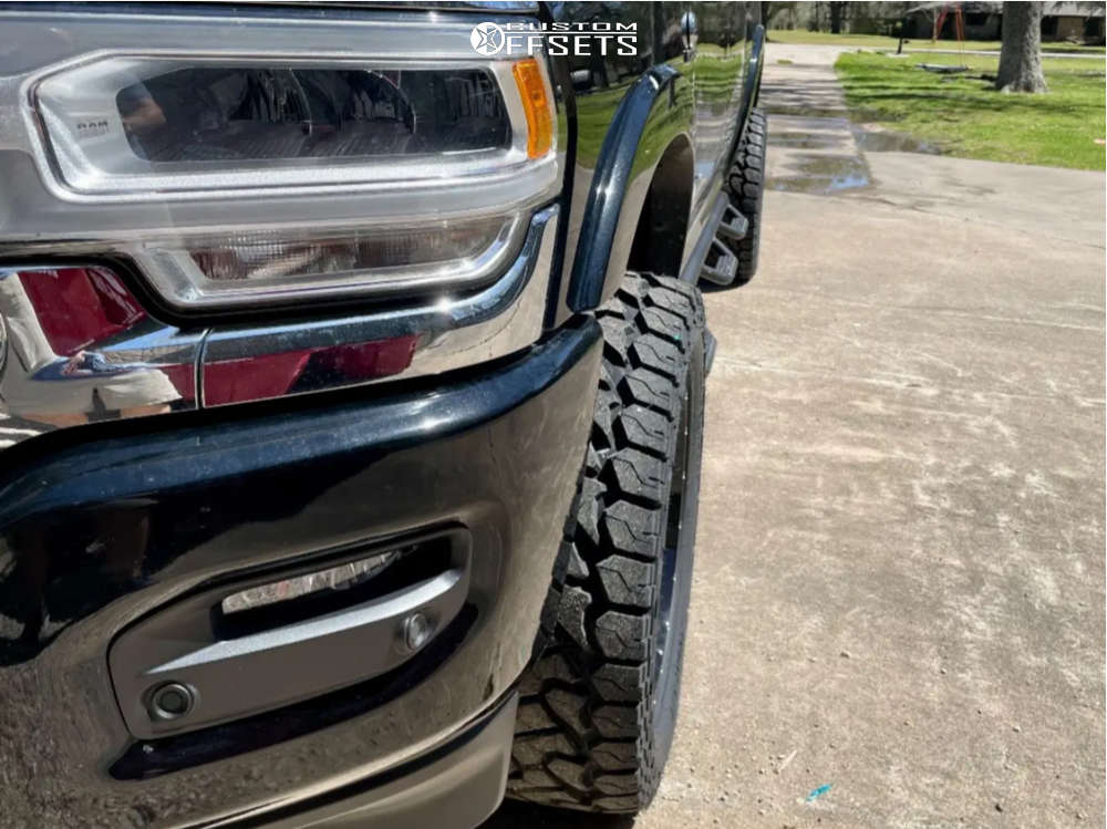2020 Ram 2500 with 20x9 -12 Ultra Hunter 203 and 33/12.5R20 Gladiator ...