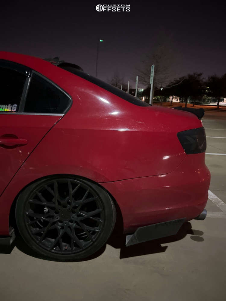 2014 Volkswagen Jetta with 18x8.5 40 TSW Sebring and 225/45R18 Pirelli ...