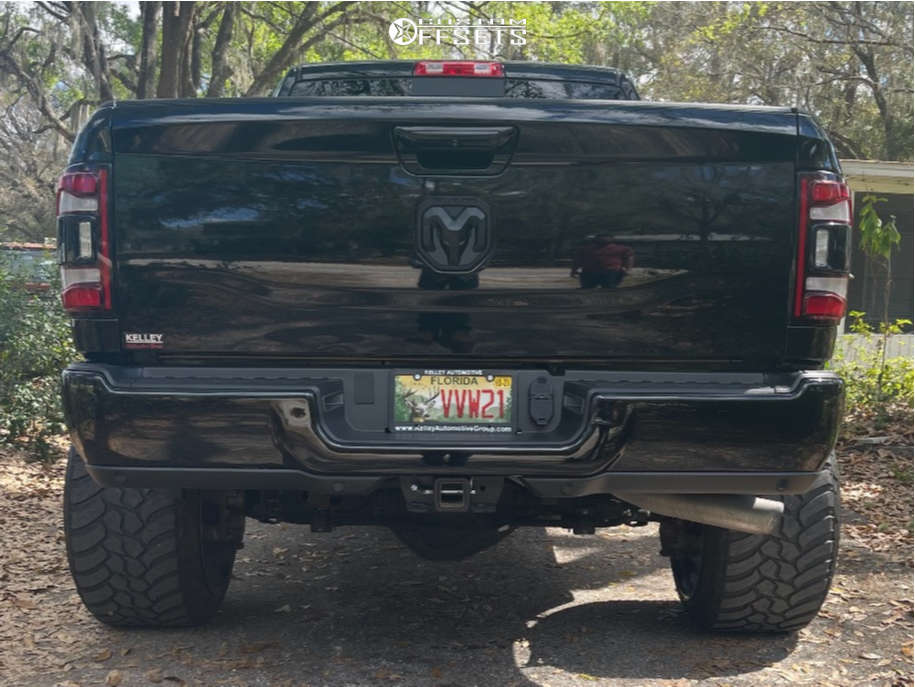 2019 Ram 2500 with 24x16 -100 Fuel Maverick D260 and 35/13.5R24 AMP Mud ...