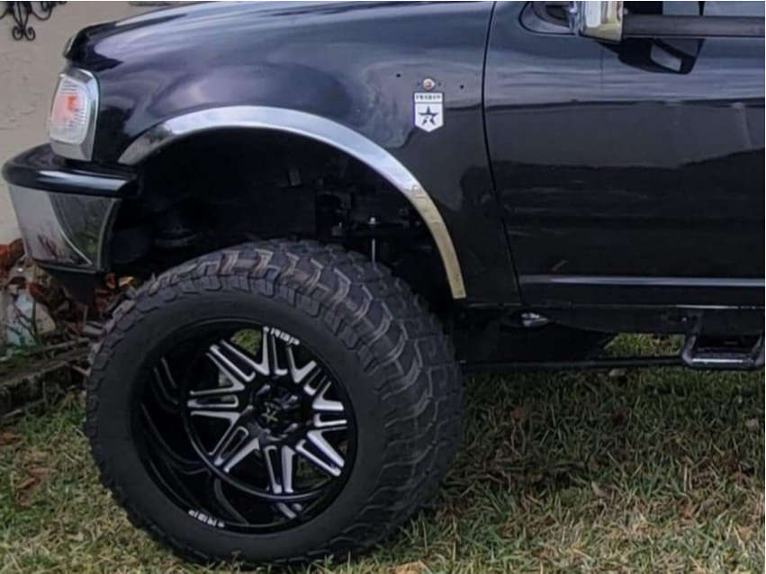 1998 Ford Expedition with 22x12 -44 RBP Falcon and 37/13.5R22 RBP ...