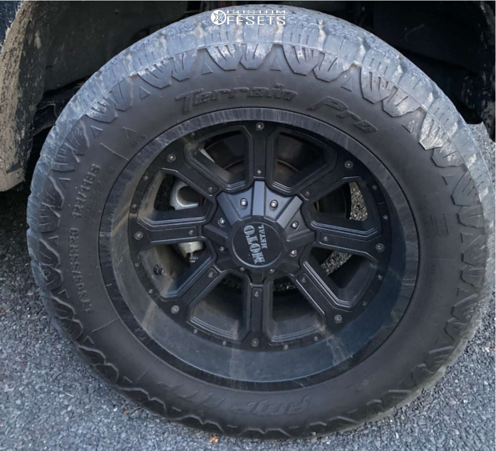 2019 Ford F-150 with 20x10 -18 Moto Metal Mo984 and 305/55R20 AMP ...
