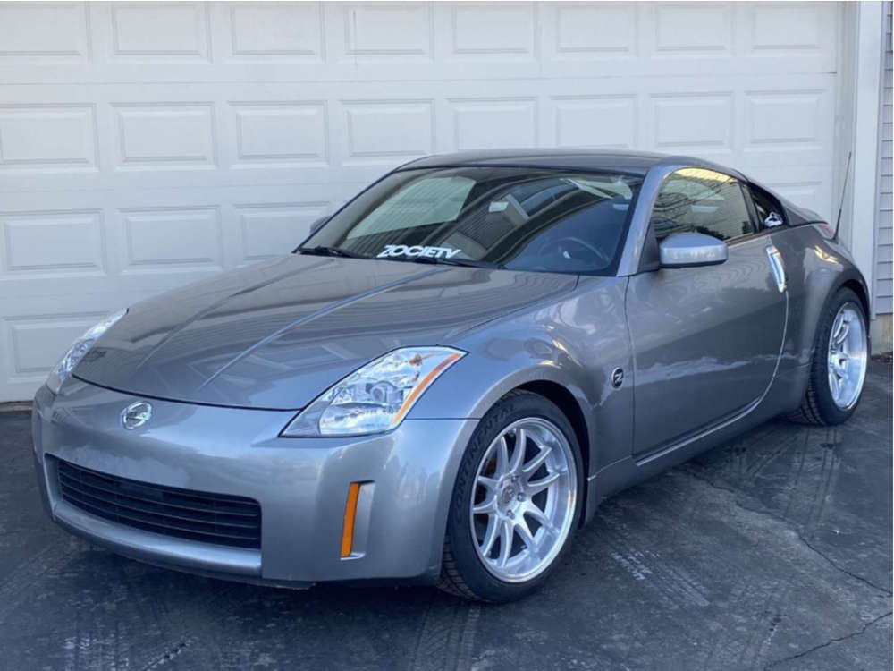 2003 Nissan 350Z with 18x9.5 22 Aodhan Ds02 and 245/40R18 Continental ...