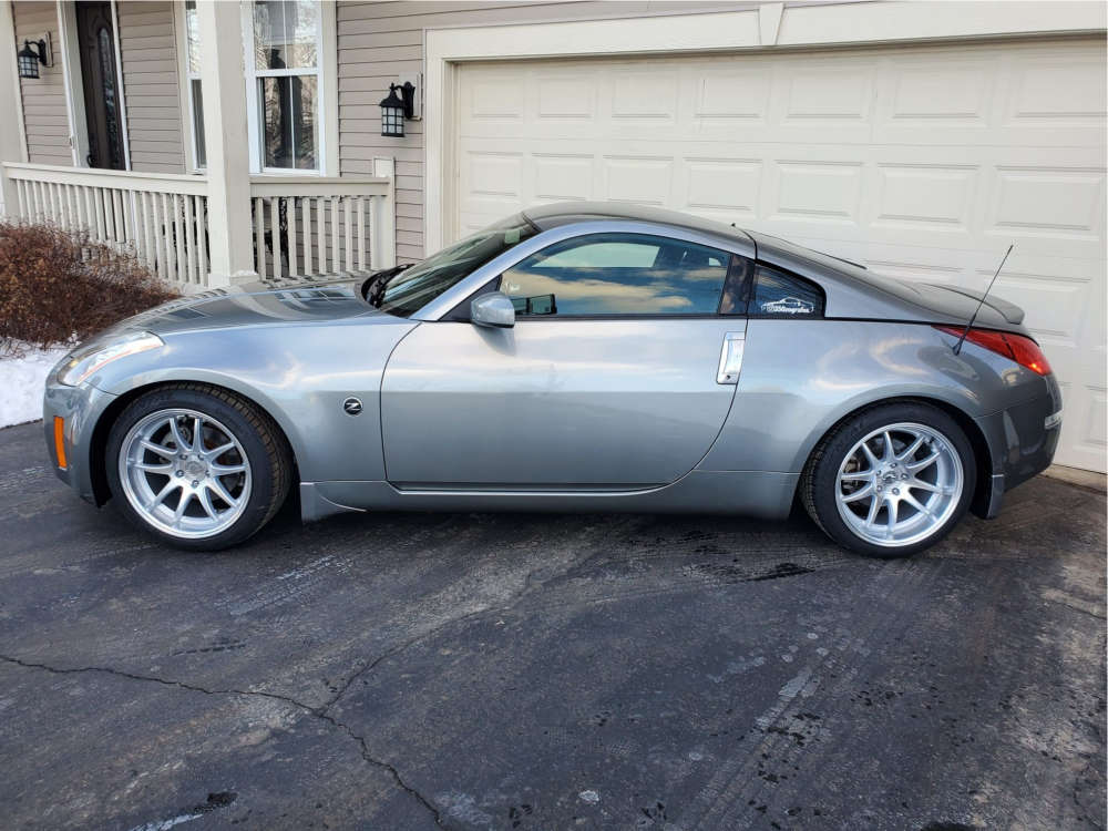 2003 Nissan 350Z with 18x9.5 22 Aodhan Ds02 and 245/40R18 Continental ...