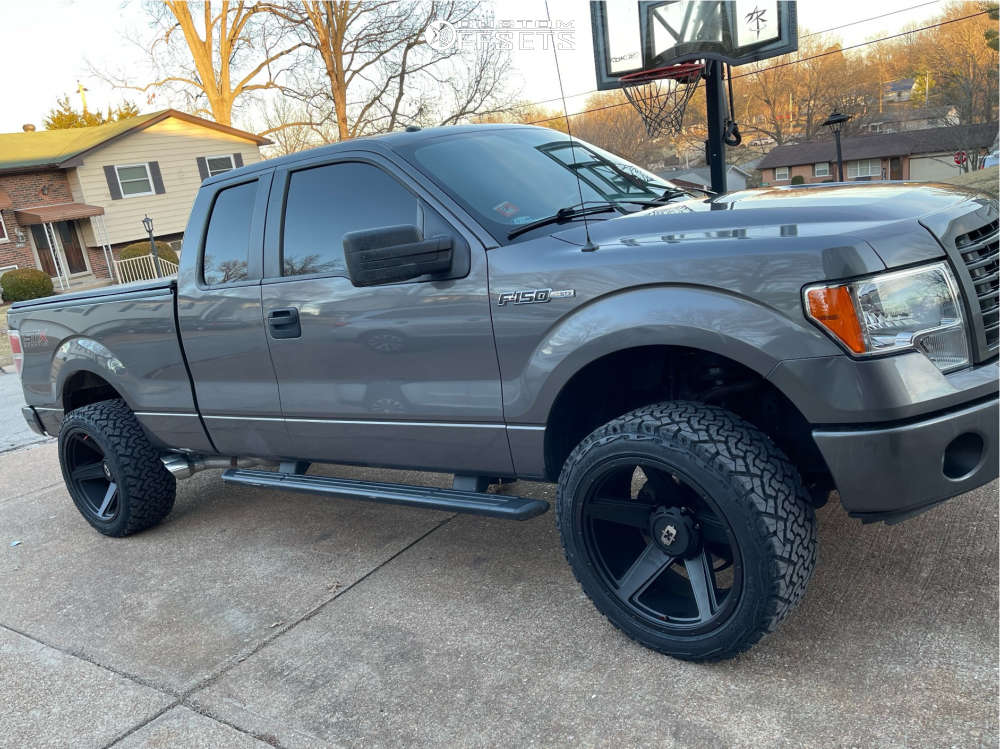 2014 Ford F-150 with 22x11.5 -44 Vision Empire and 33/12.5R22 Venom ...