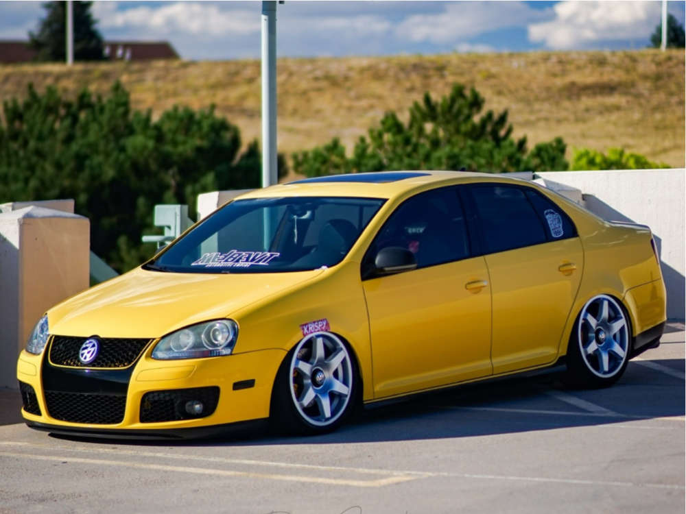 2007 Volkswagen Jetta with 18x8.5 35 Rotiform Six R114 and 225/40R18 ...
