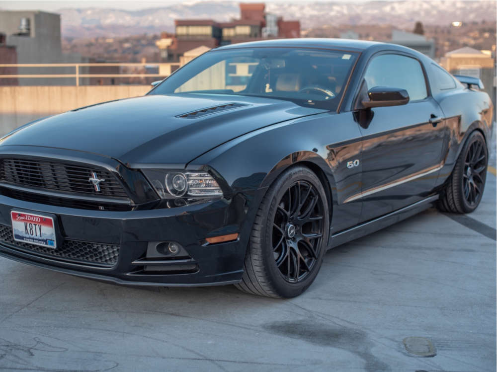 2014 Ford Mustang with 19x9.5 35 SVE Drift and 275/40R19 Michelin Pilot ...