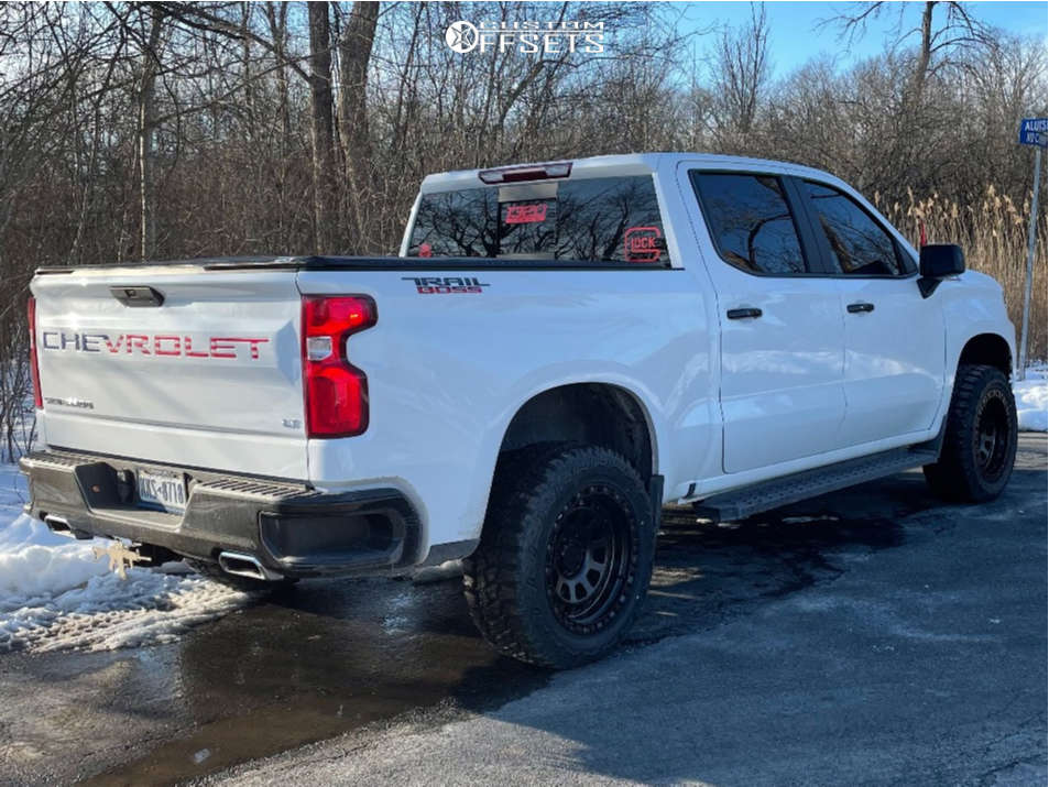 2021 Chevrolet Silverado 1500 with 20x10 -18 American Outlaw Maverick ...