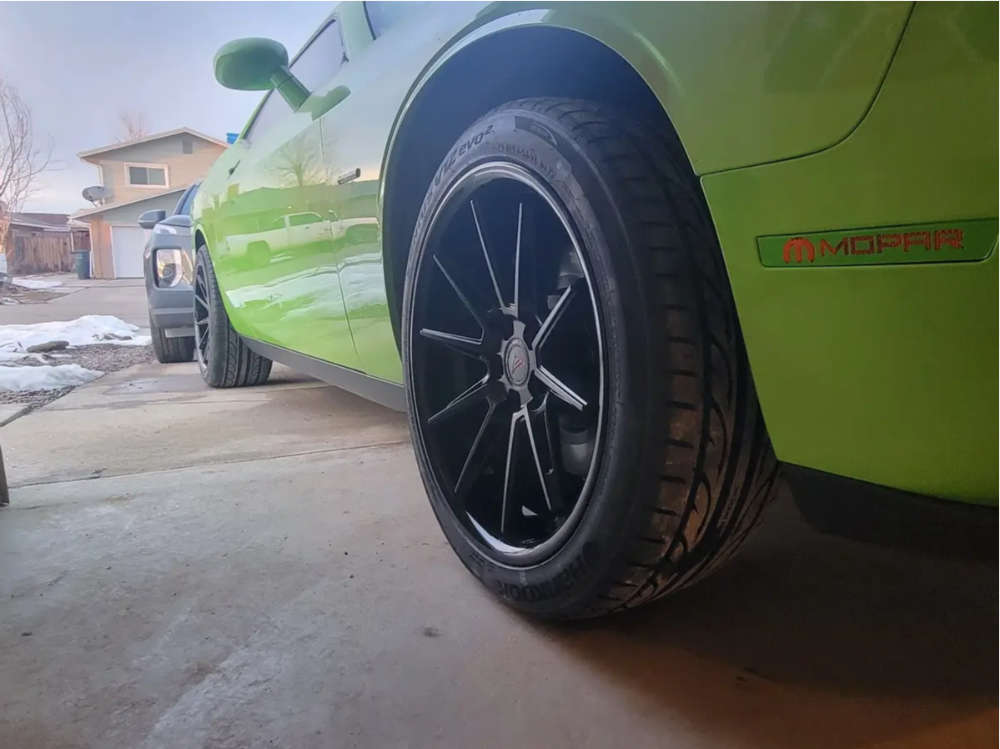 2015 Dodge Challenger with 20x9 15 Ferrada CM2 and 245/45R20 Hankook ...