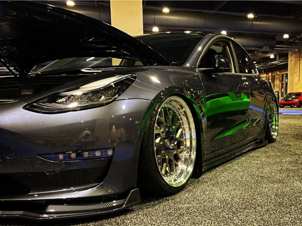 2019 Tesla 3 with 20x9.5 27 Rotiform Forged Blq-t and 235/35R20 ...