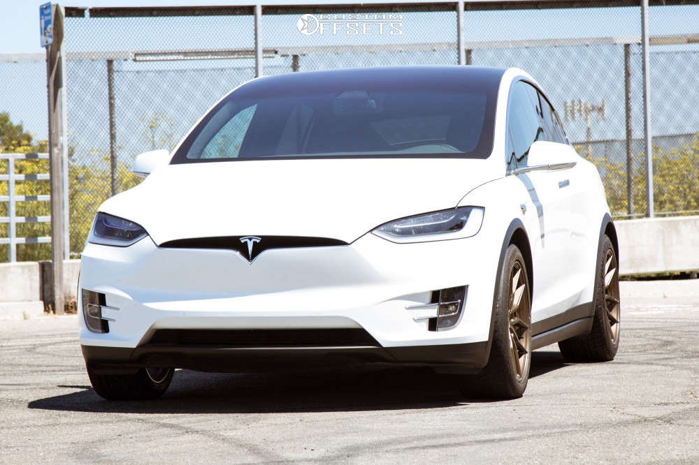 2020 Tesla X with 20x9 30 Aodhan Aff1 and 265/45R20 Michelin Pilot ...