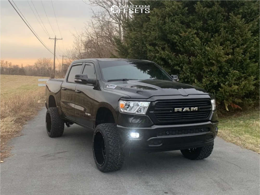 2021 Ram 1500 with 22x12 -51 Vision Rocker and 33/12.5R22 Venom Power ...