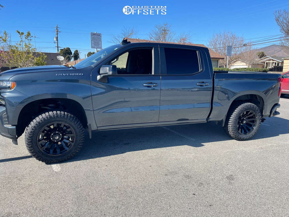 2019 Chevrolet Silverado 1500 with 20x10 -18 Fuel Blitz and 33/12.5R20 ...